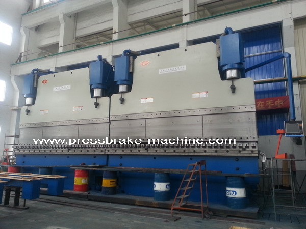 2500 Ton 12m Plat Baja Panjang Sistem Kontrol CNC DELEM Mesin Rem ...